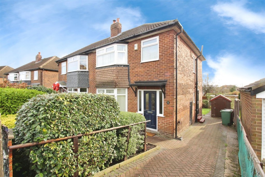 Manston Way, Leeds, 3 bedroom, House - Semi-Detached